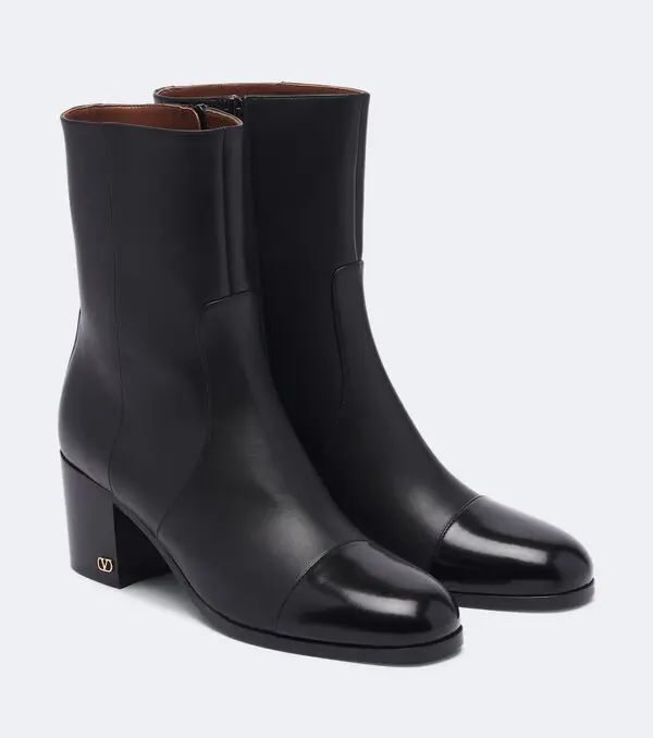 Valentino Garavani Vlogo Leather Ankle Boots - Black