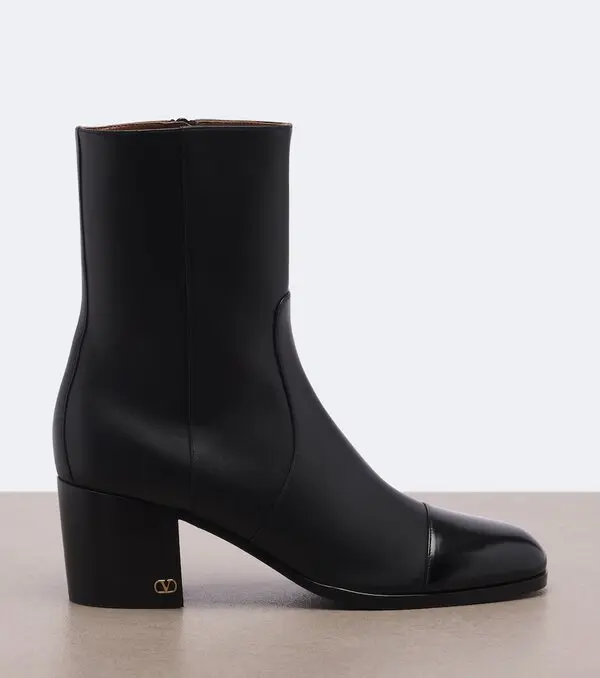 Valentino Garavani Vlogo Leather Ankle Boots