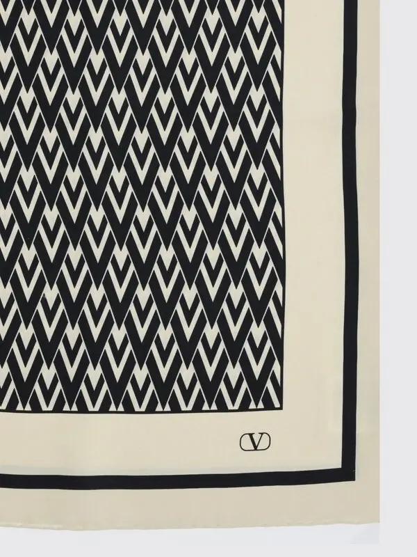 Valentino Garavani Scarf Colour