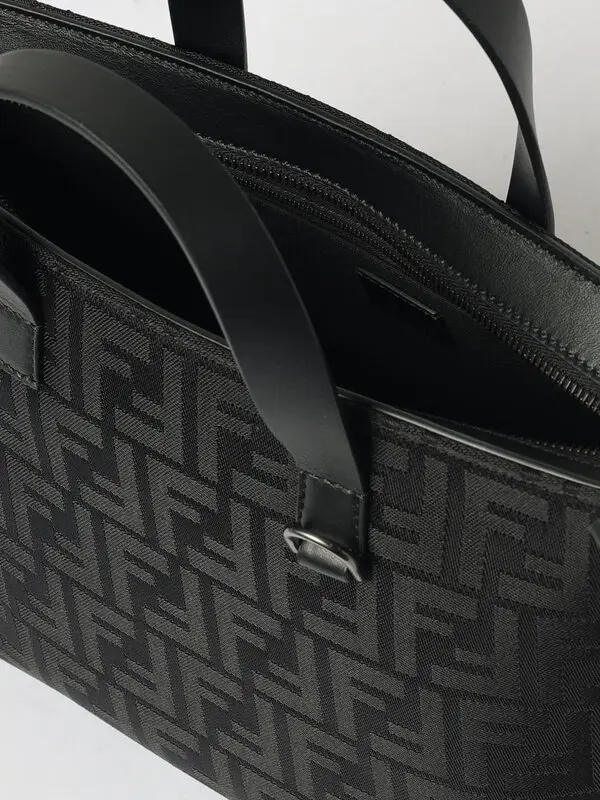 Fendi Shoulder Bag Colour