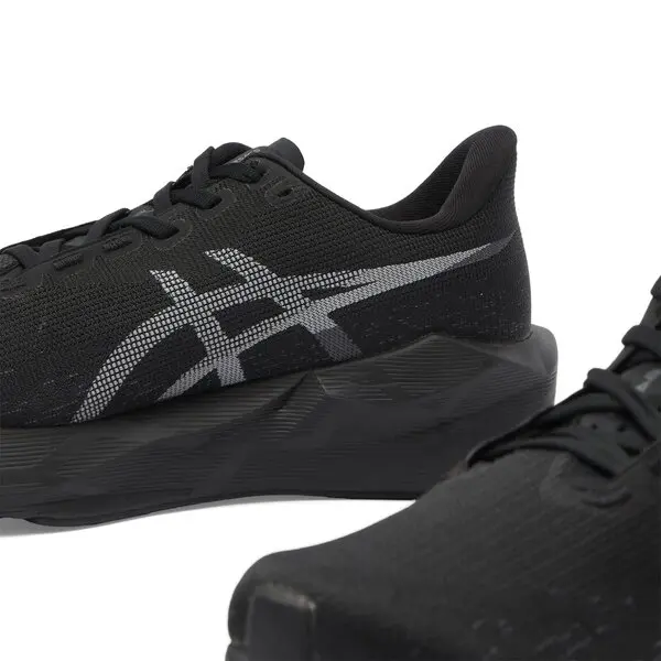 Asics Novablast 6 Sneaker
