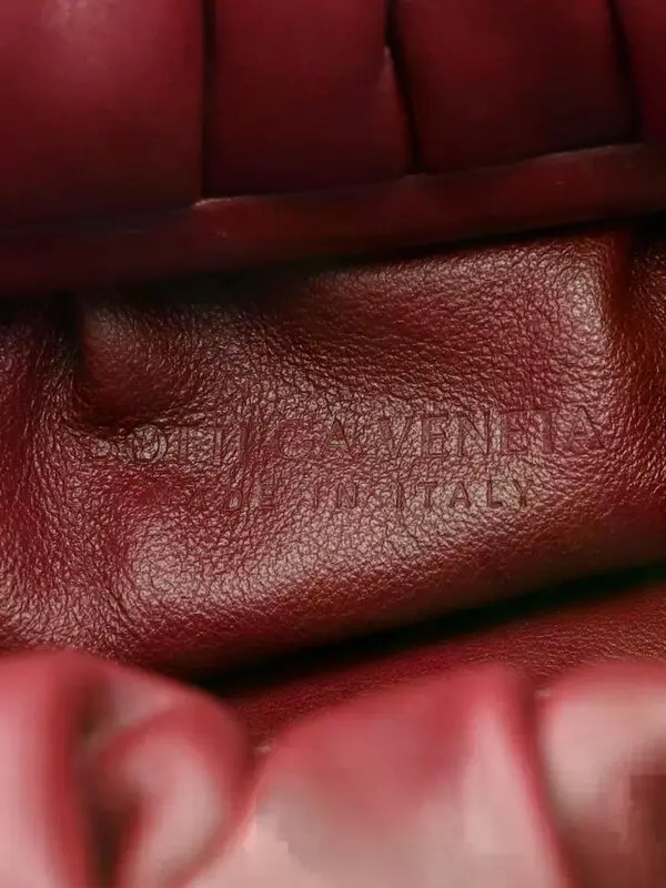 Bottega Veneta The Shoulder Pouch Handbag - Red