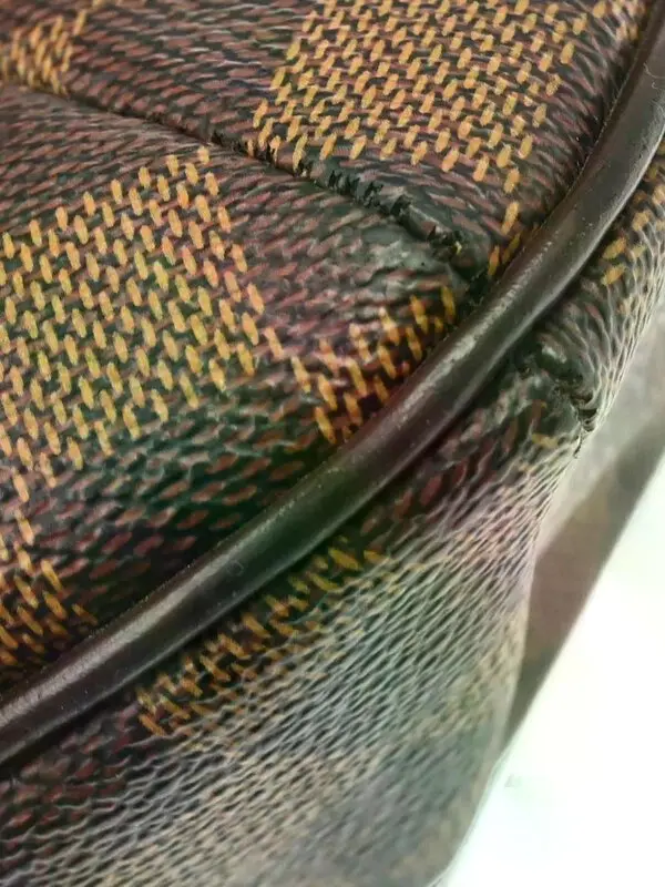 LOUIS VUITTON 2002 Damier Musette Shoulder Bag