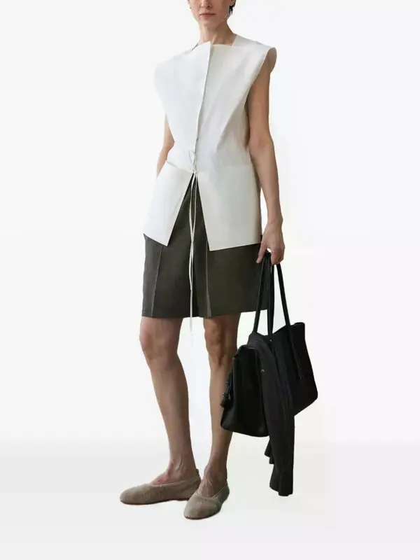LESS Tie-front Sleeveless Shirt - White