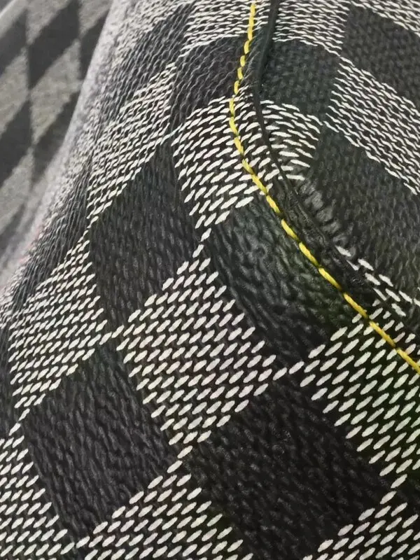 LOUIS VUITTON 2019 Neonoe Damier Tote Bag