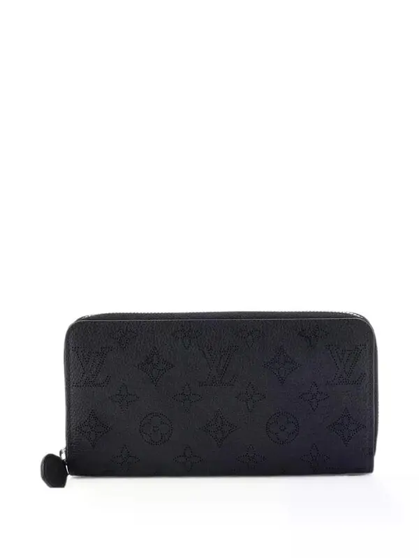 LOUIS VUITTON Zippy Wallet Mahina Leather Small Wallets - Black