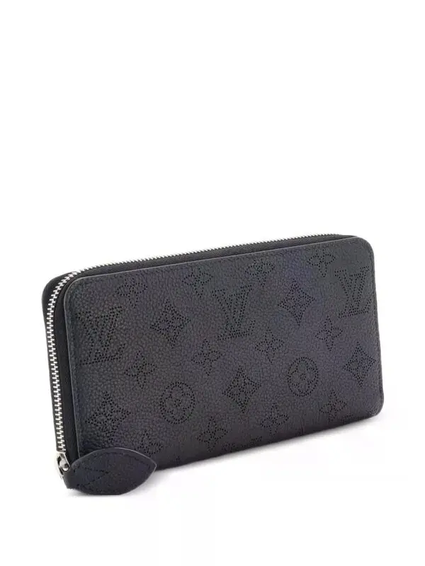 LOUIS VUITTON Zippy Wallet Mahina Leather Small Wallets