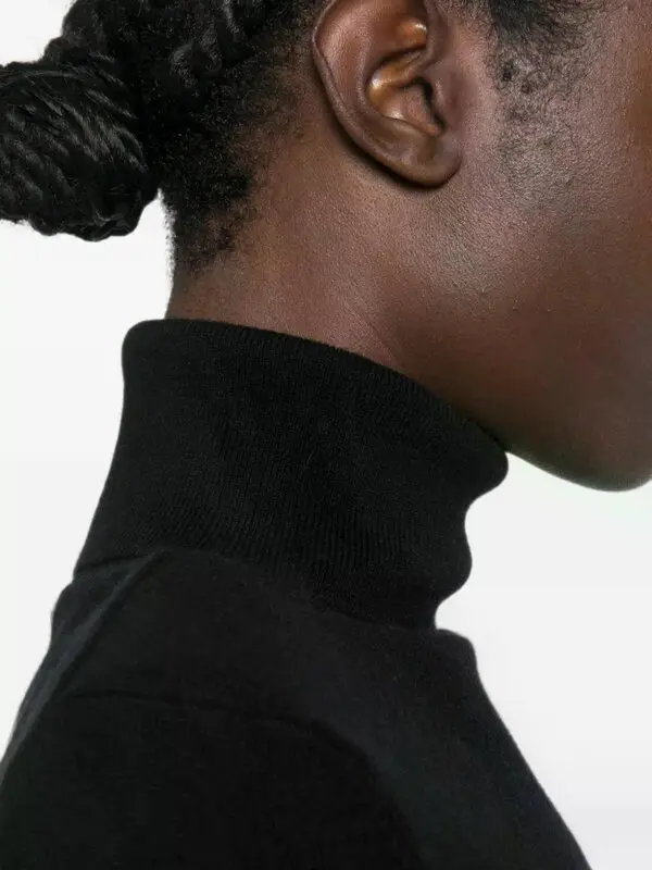 ALLUDE Padded Shoulder Turtleneck Sweater