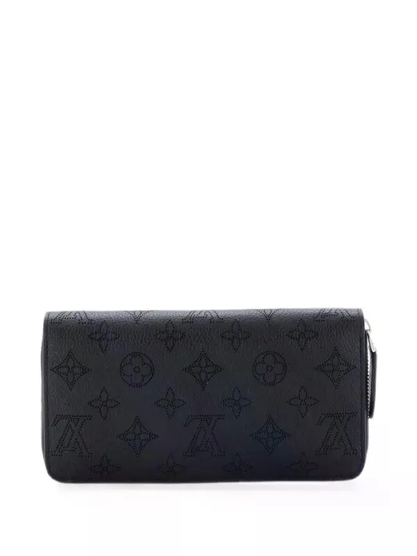 LOUIS VUITTON Zippy Wallet Mahina Leather Small Wallets