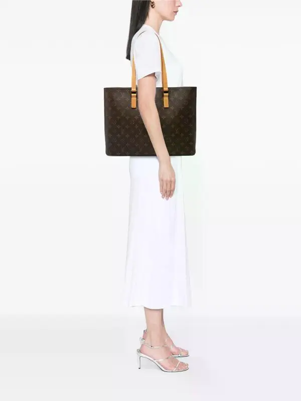 LOUIS VUITTON 2001 Monogram Luco Tote Bag