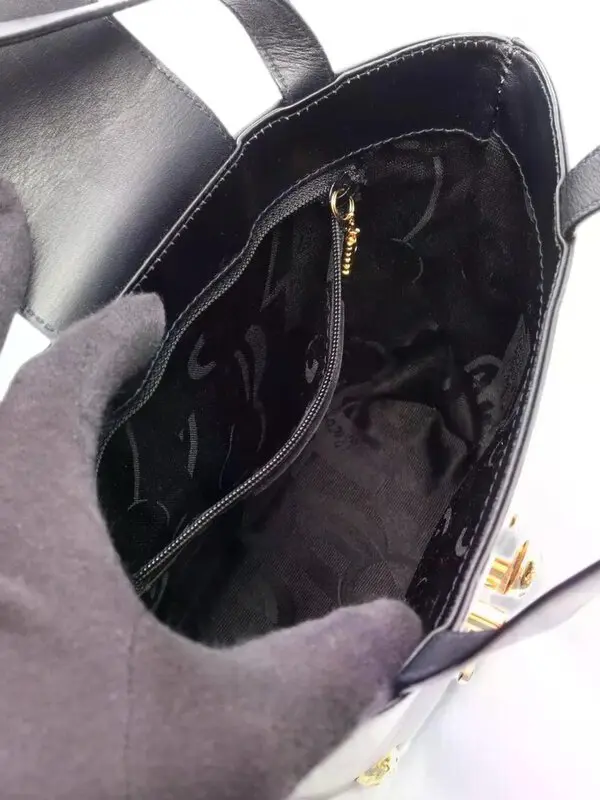 FERRAGAMO 2010s Heel Leather Handbag