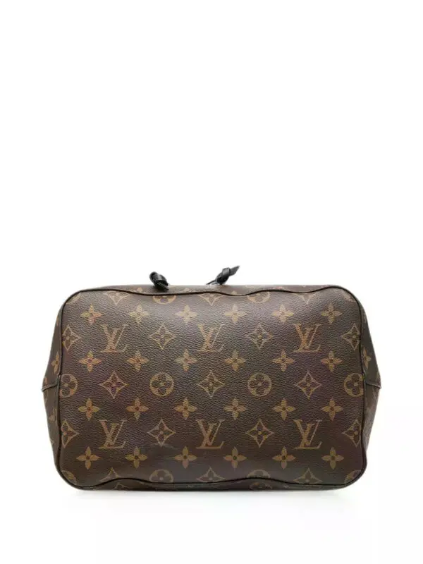 LOUIS VUITTON 2017 Monogram Neonoe Mm Bucket Bag