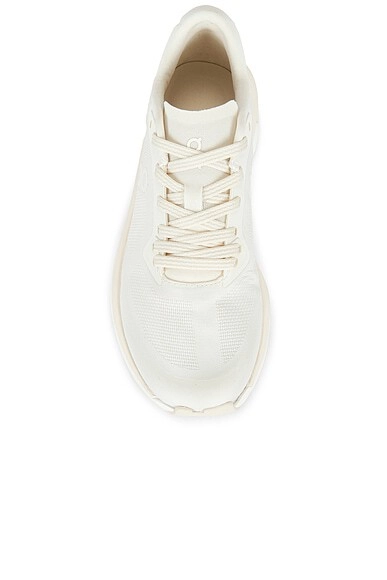 On Cloudze Sneaker
