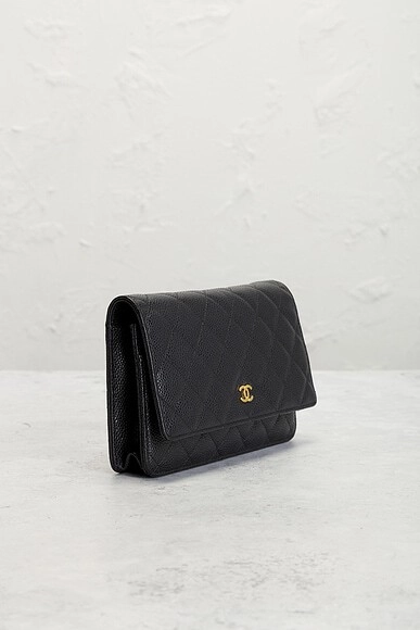 Chanel Caviar Classic Wallet On Chain