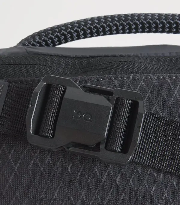 On Lite Belt Bag 2l - Black