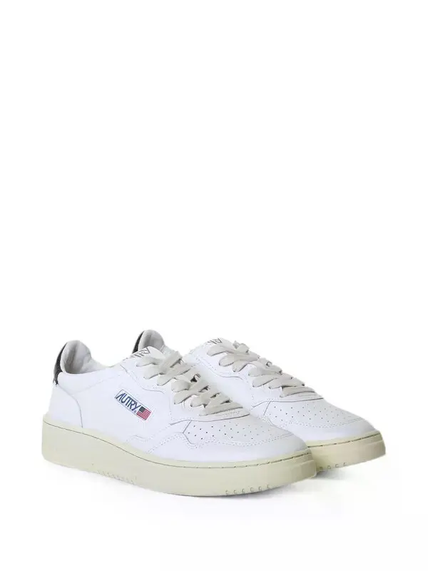 AUTRY Medalist Low Sneakers In Leather