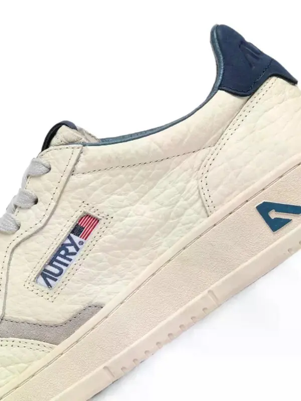 AUTRY Medalist Low Leather Sneakers