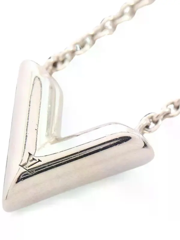 LOUIS VUITTON Essential V Necklace