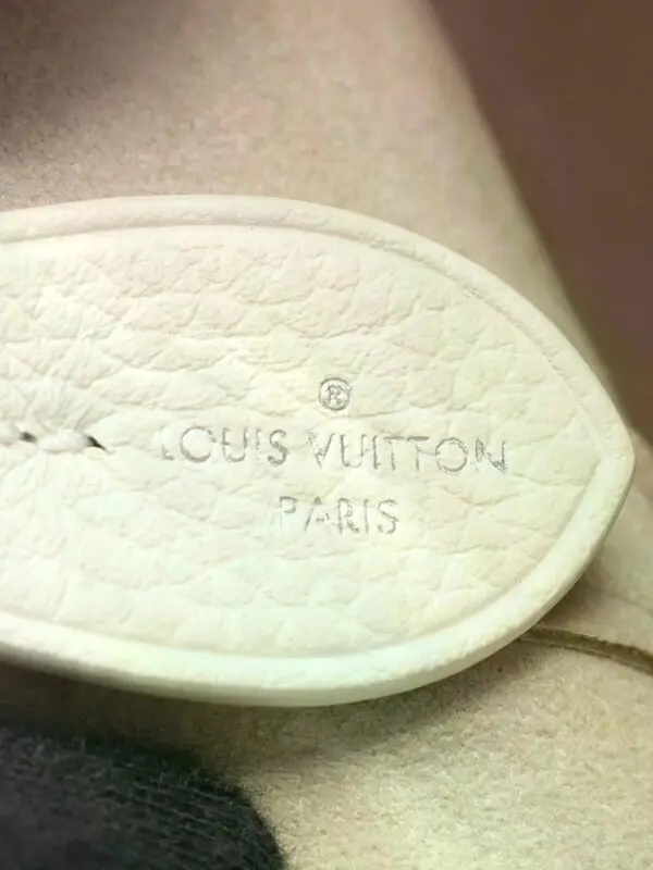 LOUIS VUITTON Monogram Mahina Blossom Pm Satchel - White