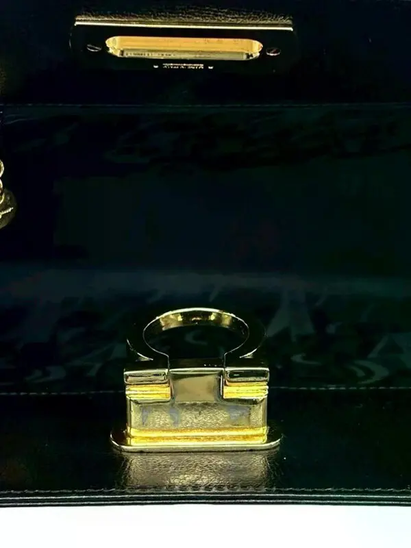 FERRAGAMO 1990-2000 Leather Gancini Shoulder Bag