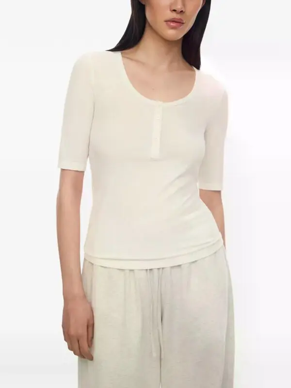 12 STOREEZ Gwen Short-sleeve Top