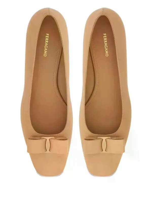 FERRAGAMO Iconic Bow Pumps