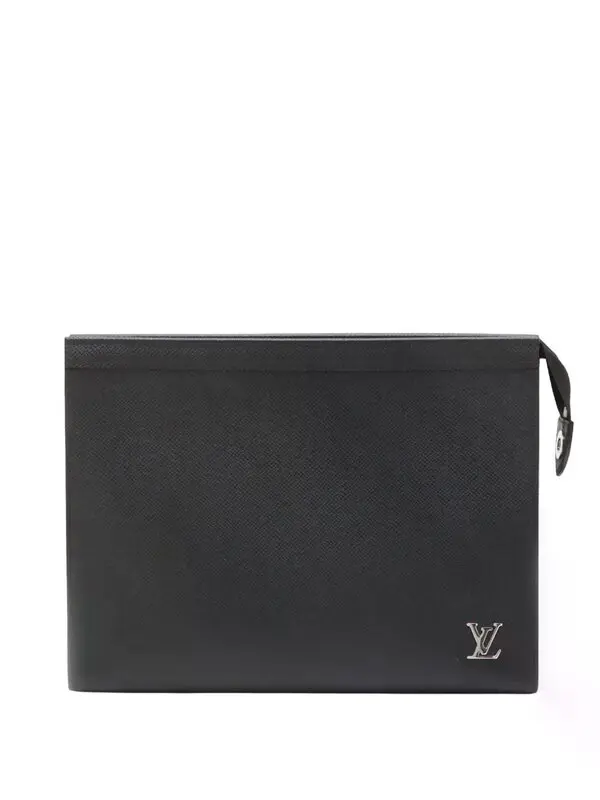 LOUIS VUITTON Taiga Pochette Voyage Clutch Bag Mm - Black