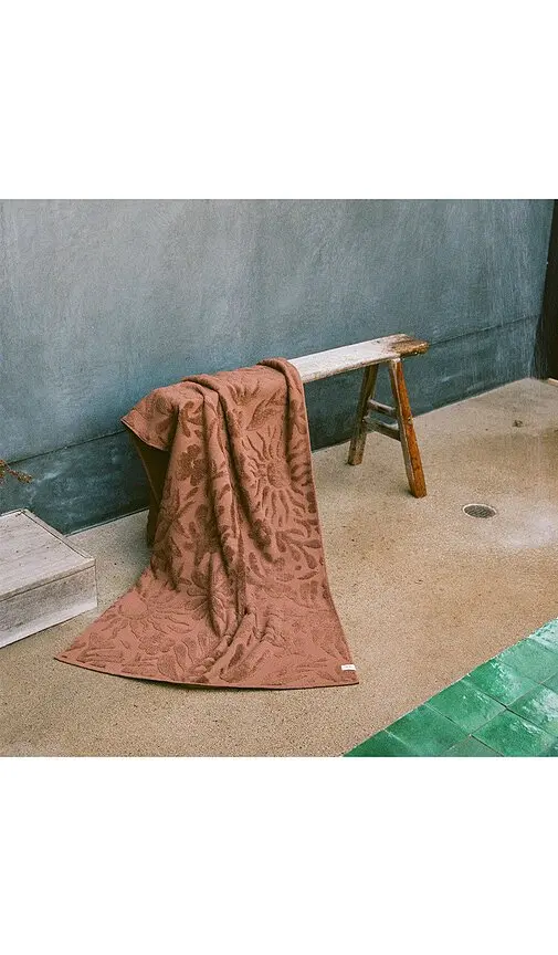 SLOWTIDE Sunny Sculpted Bath Towel