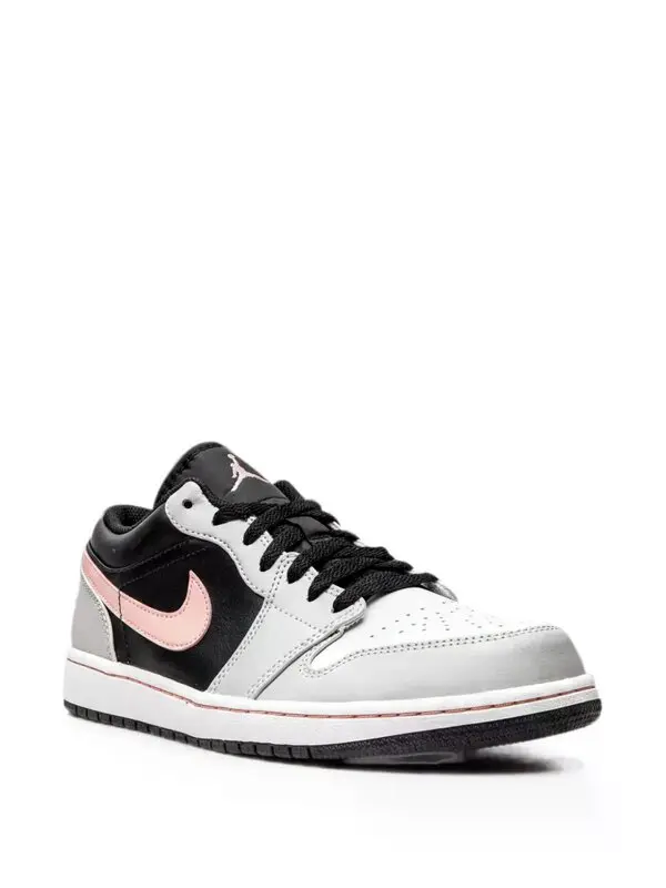 Nike Jordan 1 Low Sneakers