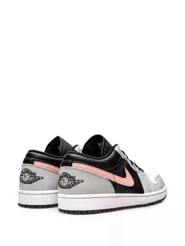 Nike Jordan 1 Low Sneakers