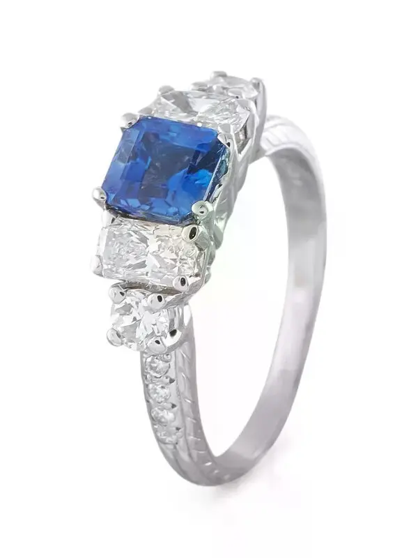 LB EXCLUSIVE Sapphire And Diamond Ring
