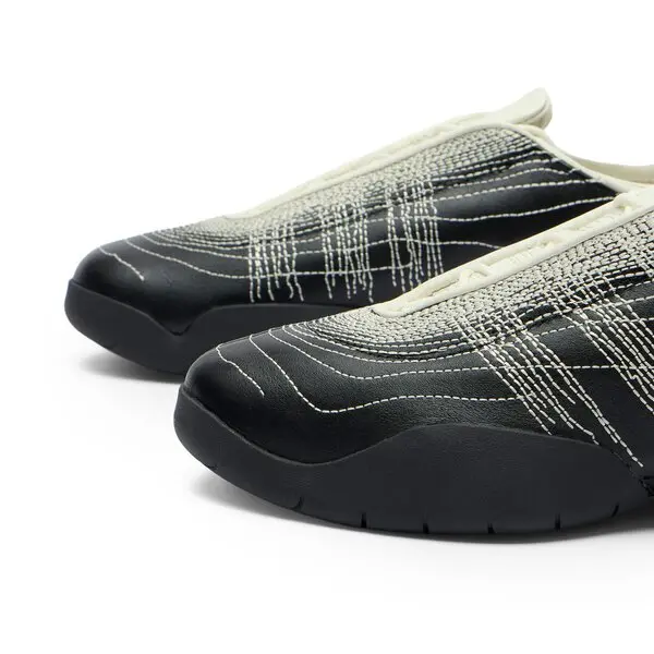 Y3 Regu Embroidery Trainer