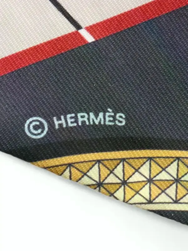 Hermès 2020s Grand Apparat Twilly Scarf