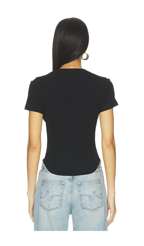 ARTLESS Crawford Tee In . Also