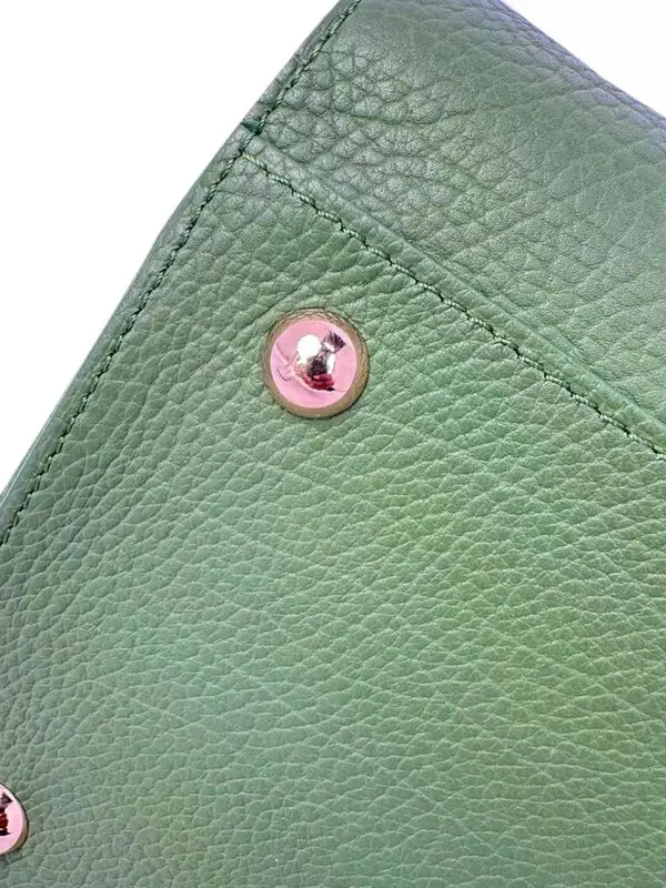 DEVEAUX Brilliant East West Handbag
