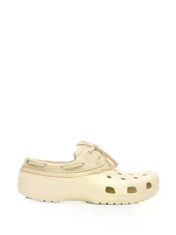 CROCS Classic Islander Clogs