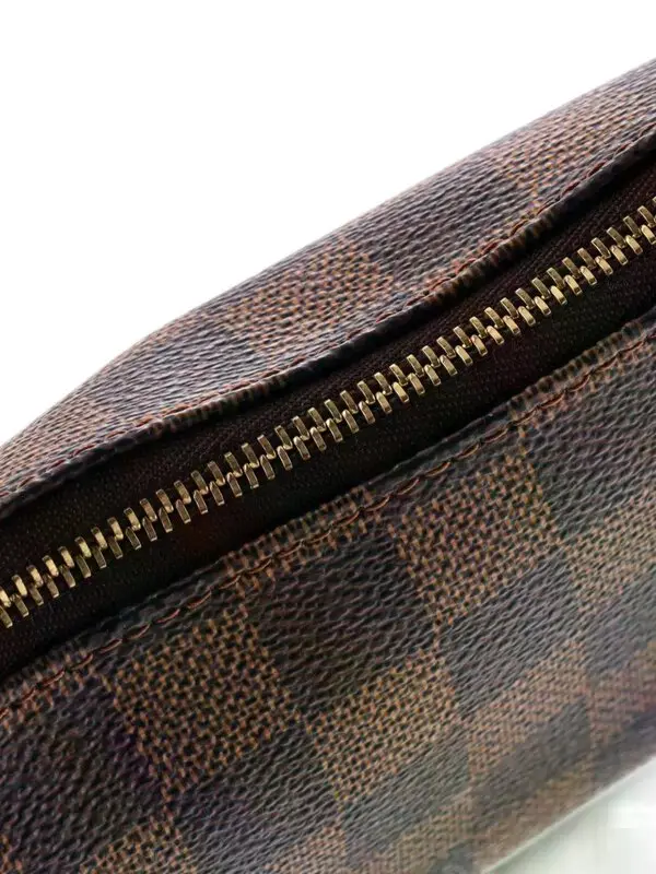 LOUIS VUITTON Pochette Accessoires Damier Clutch Bag