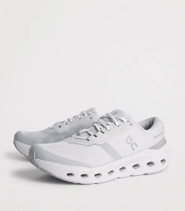 On Cloudrunner 3 Trainers