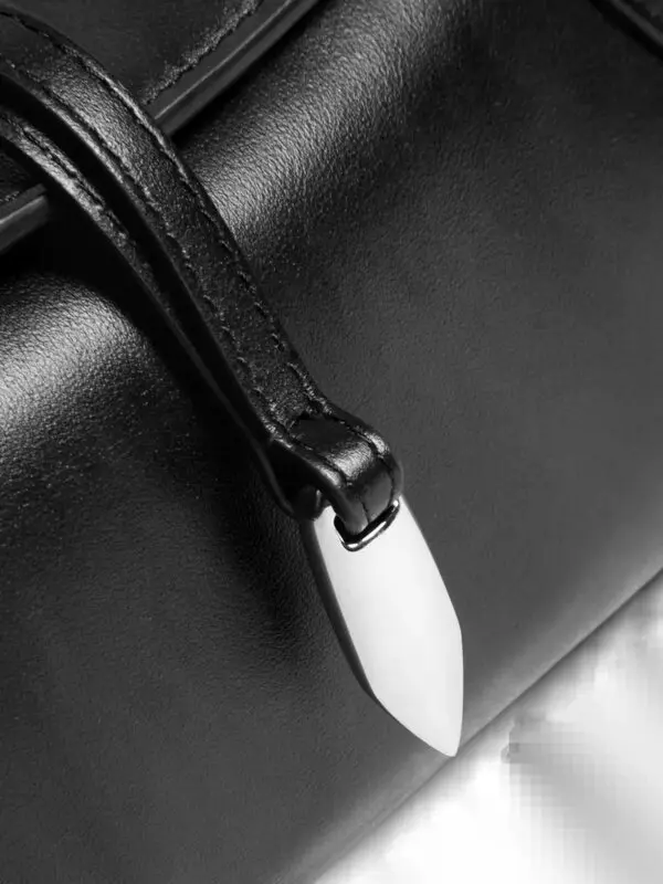 Vera Wang Leather Shoulder Bag