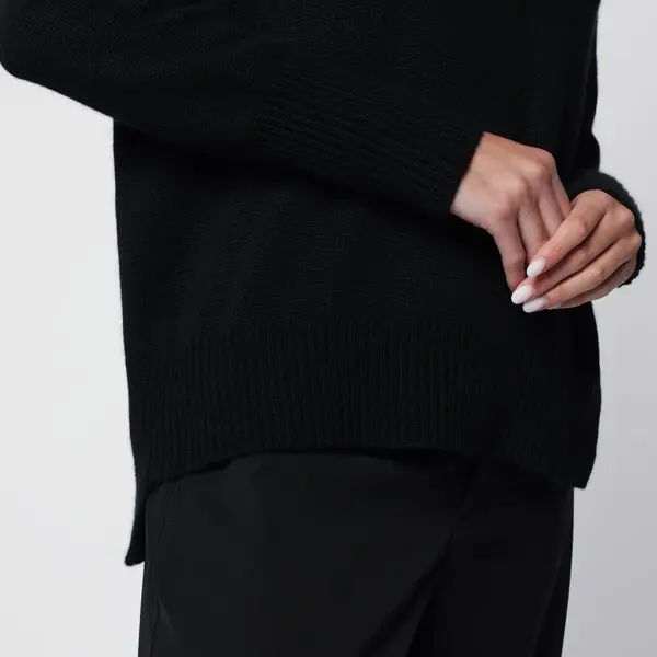 LISA YANG Heidi Cashmere Turtleneck Sweater