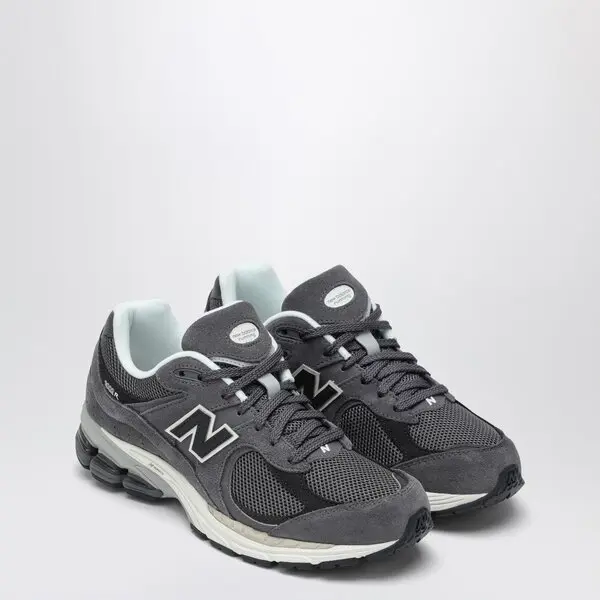 NEW BALANCE Dark Sneakers 2002r