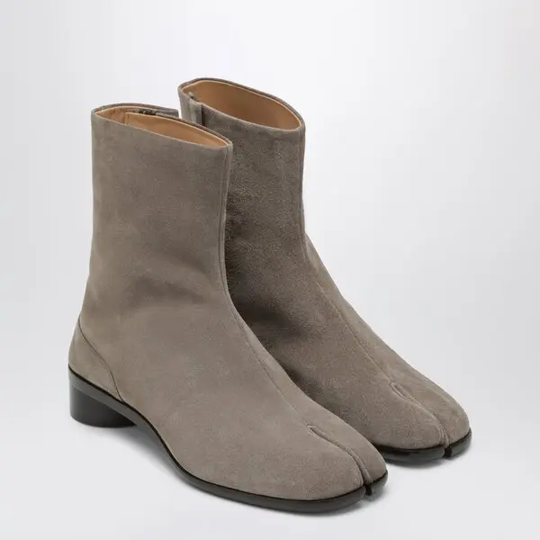 MAISON MARGIELA Suede Tabi Ankle Boots