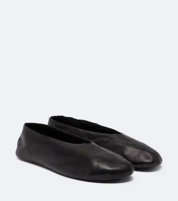 THE ROW Stella Shearling-trimmed Leather Ballet Flats