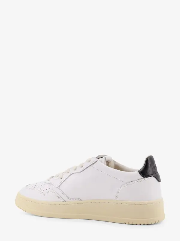 AUTRY Medalist Low Leather Sneakers With Side Logo - White