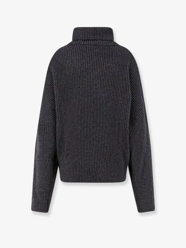 R2W Wool And Cashmere Ribbed Turtleneck