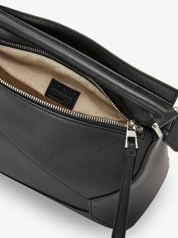 Loewe Puzzle Edge Leather Handbag With Engraved Anagram Logo - Black