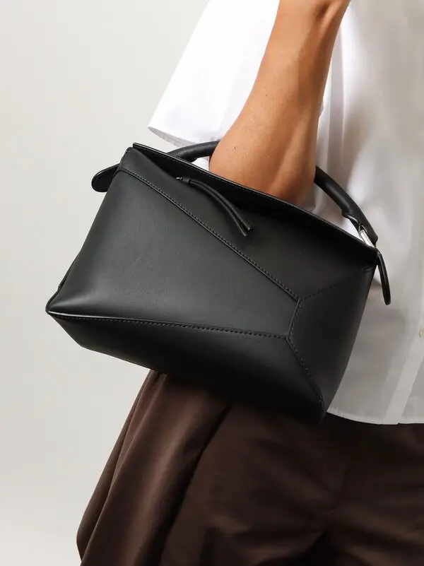 Loewe Puzzle Edge Leather Handbag With Engraved Anagram Logo - Black