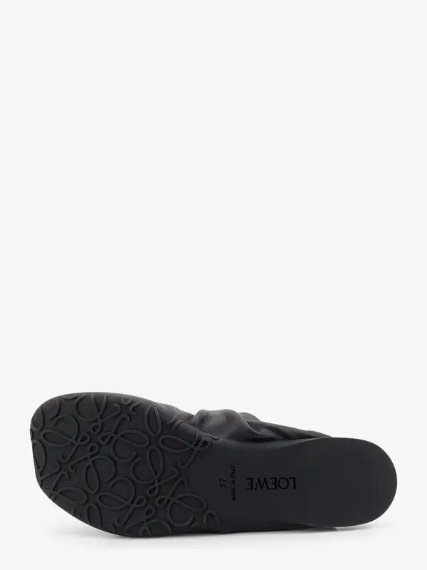 Loewe Pebble Soft Low Leather Sandals