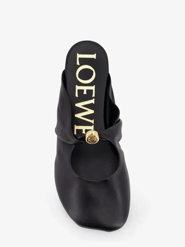 Loewe Pebble Soft Low Leather Sandals