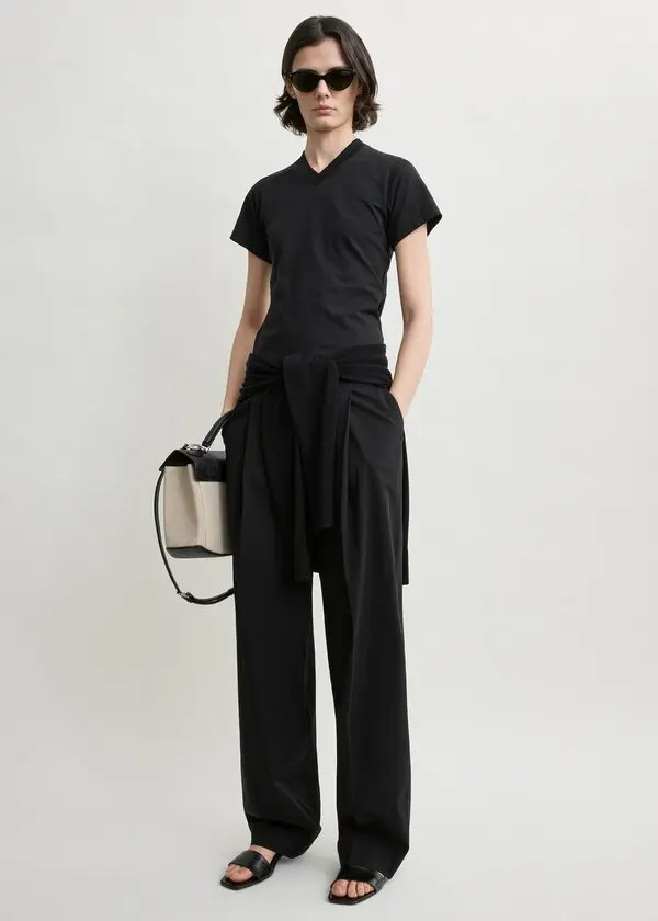 TOTEME Wide-ribbed V-neck Tee